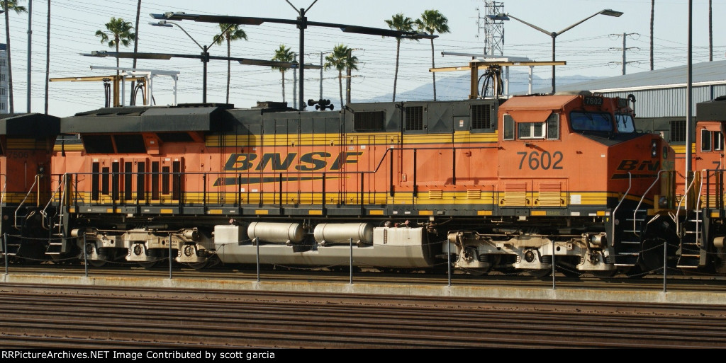 BNSF 7602